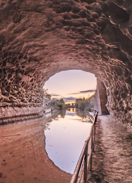 Le tunnel du Malpas - Office de Tourisme La Domitienne